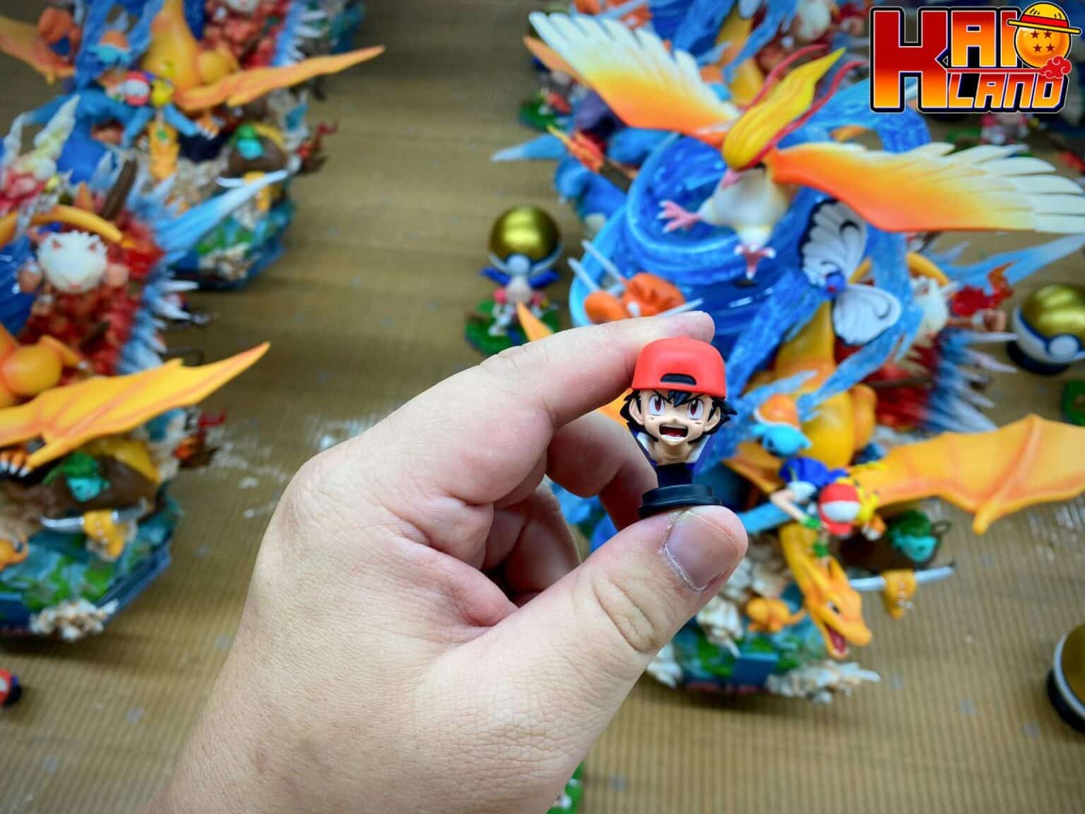 Statua in resina del team Pokemon AM Studio Ash Ketchum - Kaioland