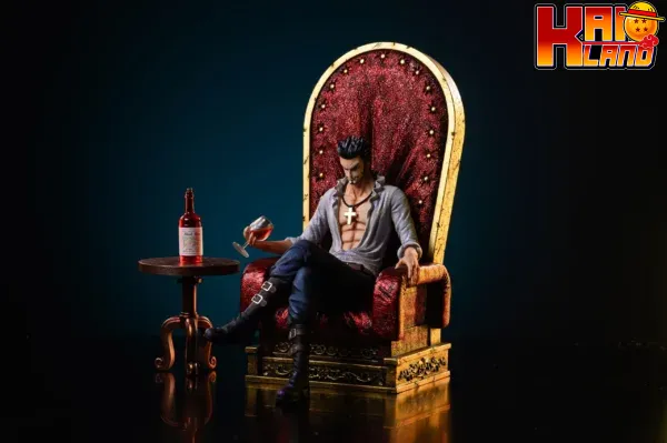 One Piece Brain Hole Studios Dracule Mihawk Sitting Resin Statue - Kaioland