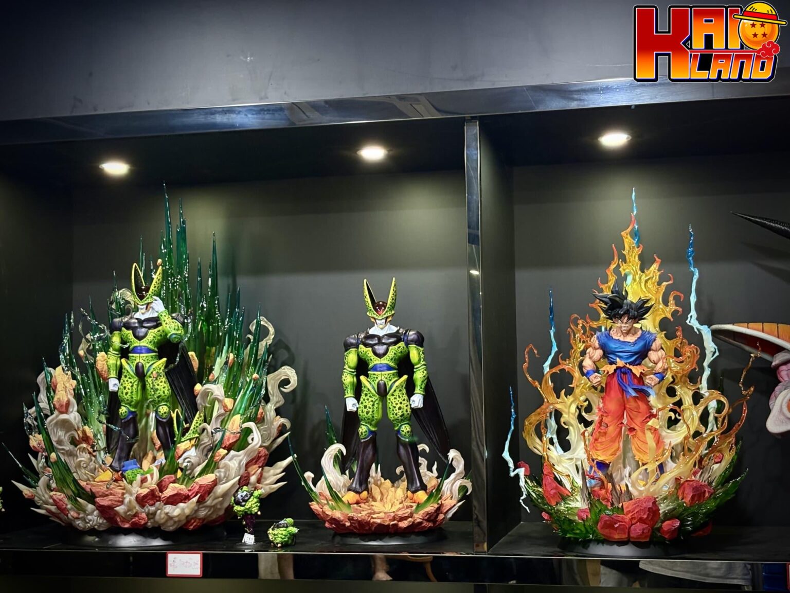 Dragon Ball White Hole Studio The Legendary Super Saiyan Goku Statue ...
